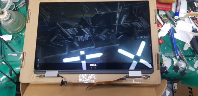 Dell (P73F) XPS 9575-15.6 터치 스크린 액정 불량 2월 19일 들어왔어요. 어재 3월 19일 수입 들어왔어요 ...