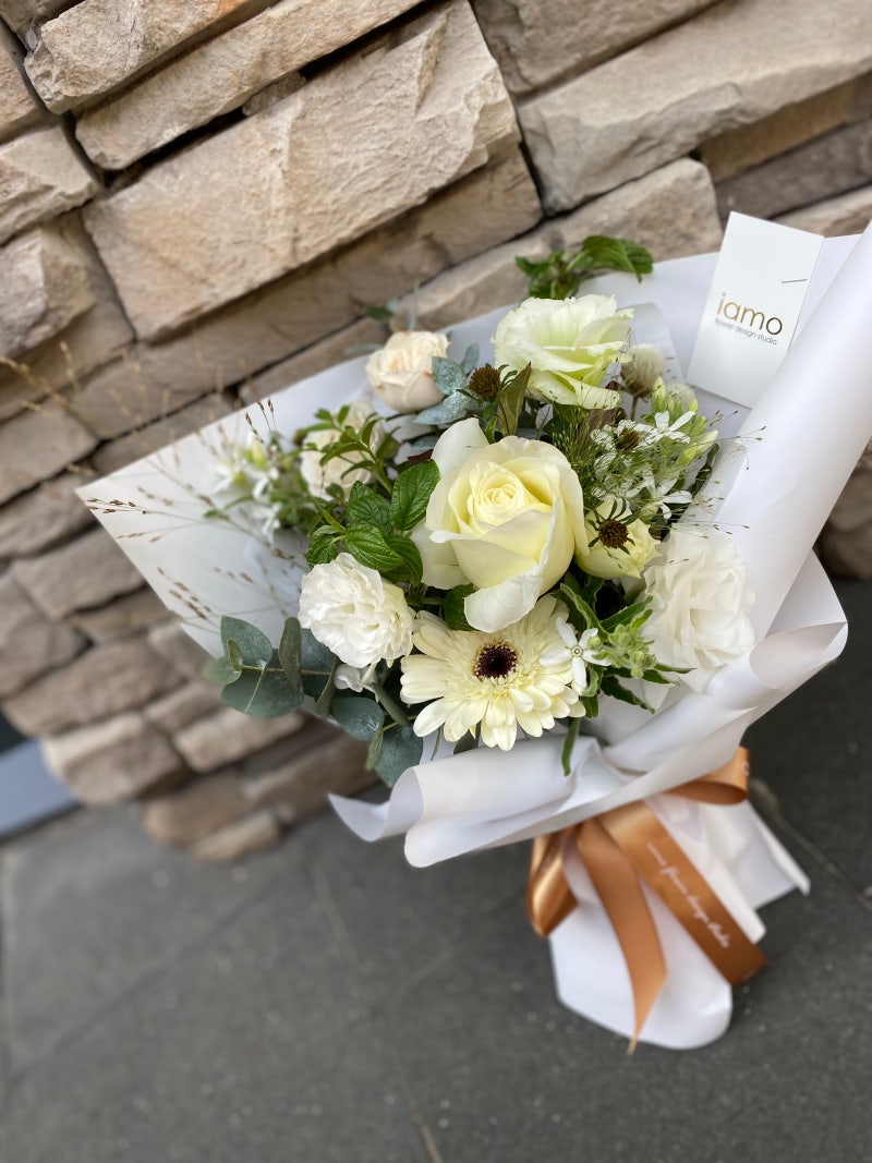 화이트그린 작은꽃다발 이아모플라워 예약상품 26호선 합정역꽃집 Iamoflower 네이버 블로그