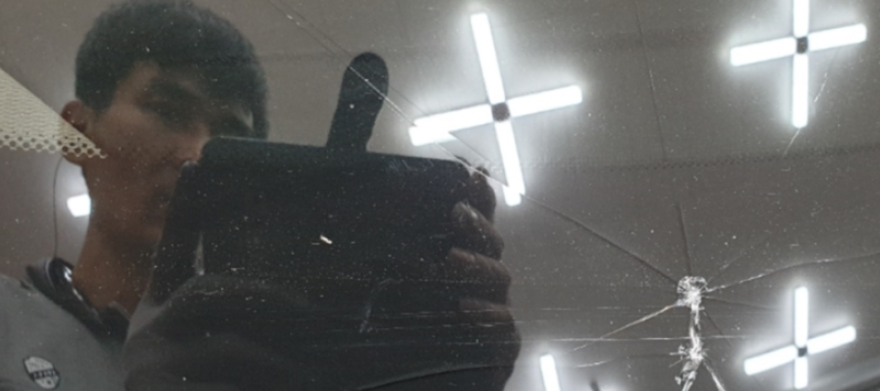 Sm3 유리교환 사거리 운전 중 돌빵으로 전면유리가 깨진 르노삼성 앞 유리교체 솔라쉴드 열차단썬팅 패키지 후기 및 유리종류에 따른 유리교환 복원 하이패스룸미러 비용