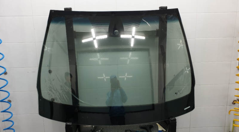 Sm3 유리교환 사거리 운전 중 돌빵으로 전면유리가 깨진 르노삼성 앞 유리교체 솔라쉴드 열차단썬팅 패키지 후기 및 유리종류에 따른 유리교환 복원 하이패스룸미러 비용