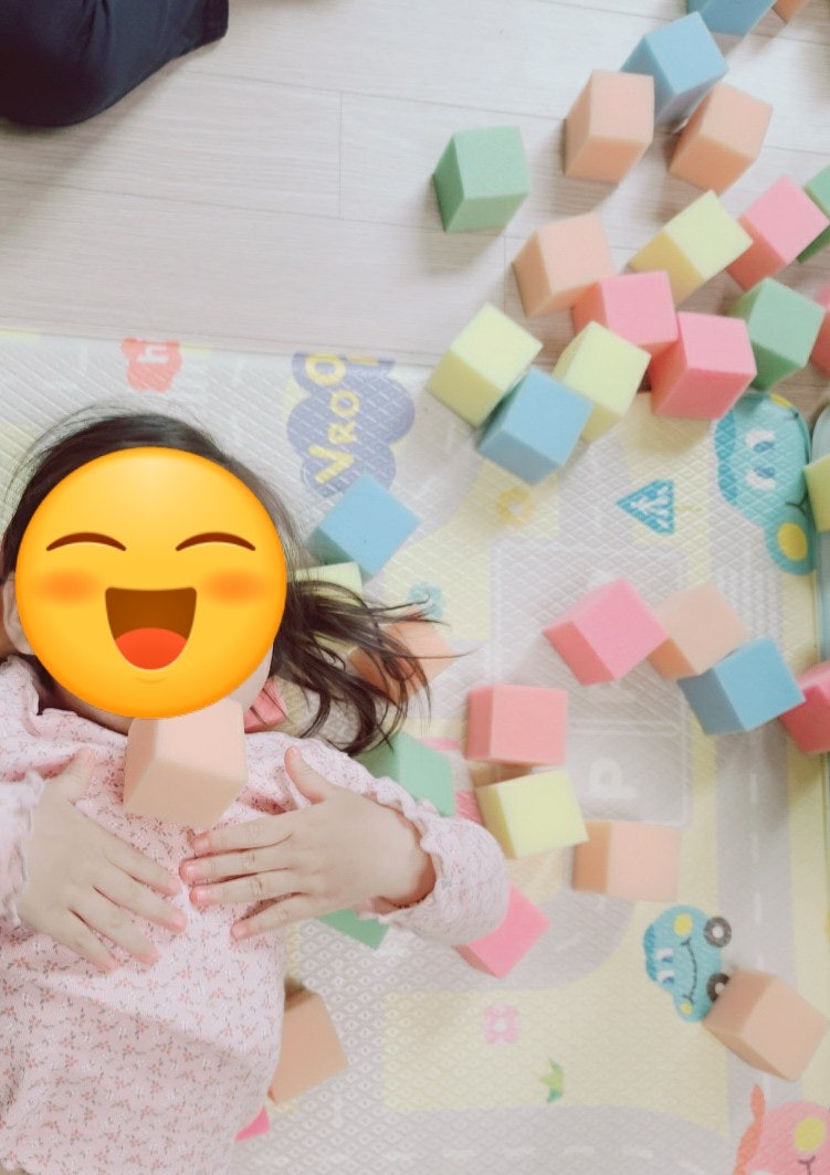 호반아이사랑♡ 만1세발달과정발달수준발달특성 만1세쌓기블록으로기차를만들어요 만1세역할기차에인형을태워요 만1세신체대근육퍼포먼스겨울