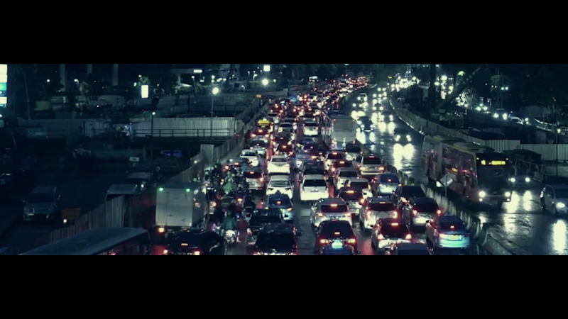 옥외광고의 신박한 변신! 비가 올때는 모터사이클 운전자를 위한 '비옷'이 된다! 일석이조 효과 노린 그랩(GRAB) 인도네시아의 ...