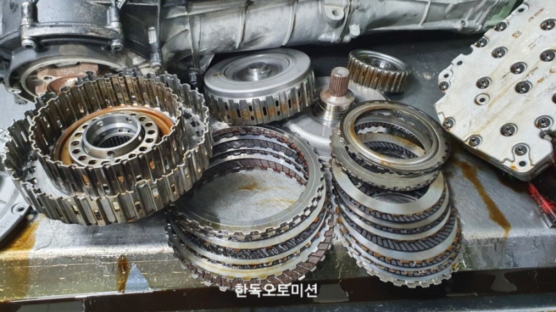 아우디 A4 미션수리 엔진마운트 플라이휠 교환 변속기오작동 떨림 진동 소음 네이버 블로그
