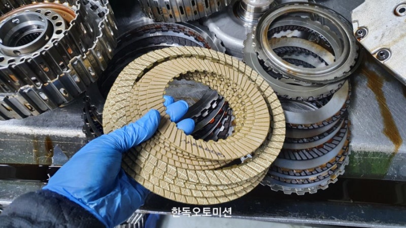 아우디 A4 미션수리 엔진마운트 플라이휠 교환 변속기오작동 떨림 진동 소음 네이버 블로그