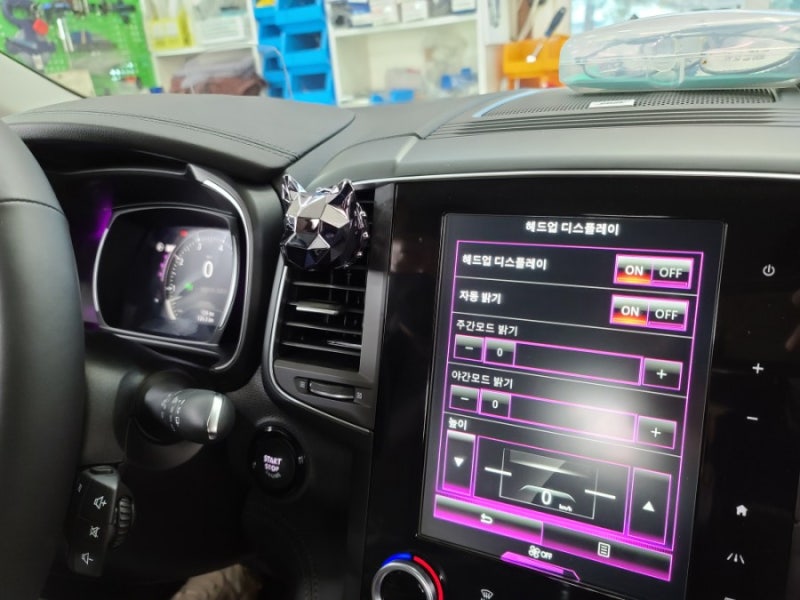 부산에서 오신 뉴QM6 프리미에르 순정 HUD 헤드업디스플레이, 조그셔틀, 아이파워3600 시공-WJ우준오토 ☆☆☆ : 네이버 블로그