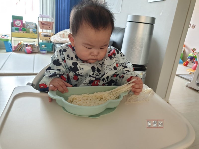 8개월아기 놀아주기 국수 면 촉감놀이 네이버 블로그