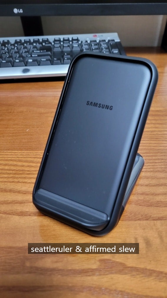 삼성 무선 충전기 스탠드 (EP-N5200) 리뷰 (개봉기, 사용 후기) : 네이버 블로그