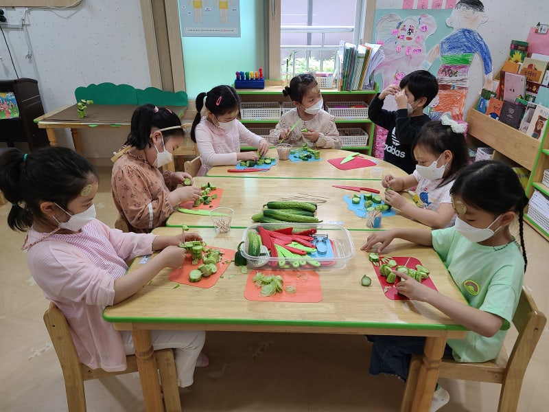 시립힐즈파크어린이집 5월 오감놀이 오이로 놀아요 네이버 블로그