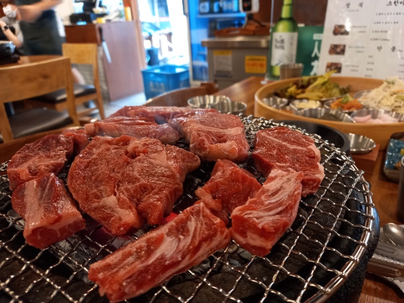 경희대소고기 회기역맛집 경성고기꾼 경희대본점 사르르 녹는 고급지게 숙성된 소고기 1kg가 6만원 가성비 최강의 소고기 맛집
