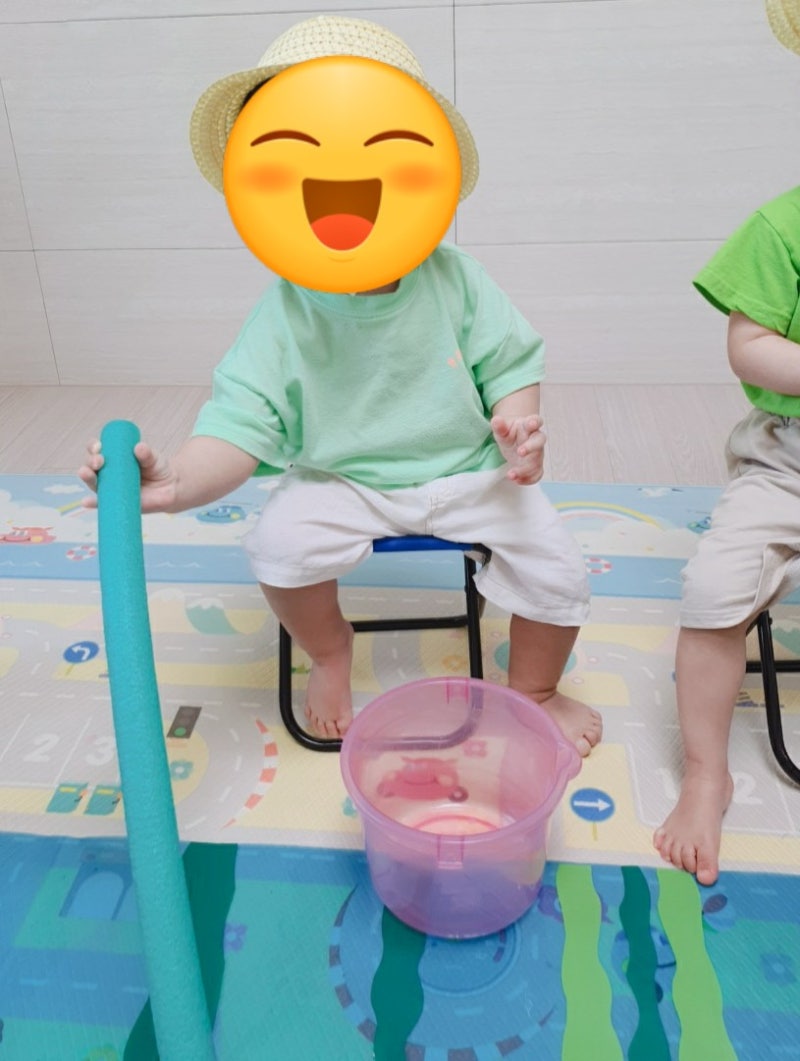 호반아이사랑♡ 만1세발달과정발달수준발달특성 만1세음악동작멋쟁이토마토부르며율동해요 멋쟁이토마토 만1세기본생활습손톱과발톱을다듬어요