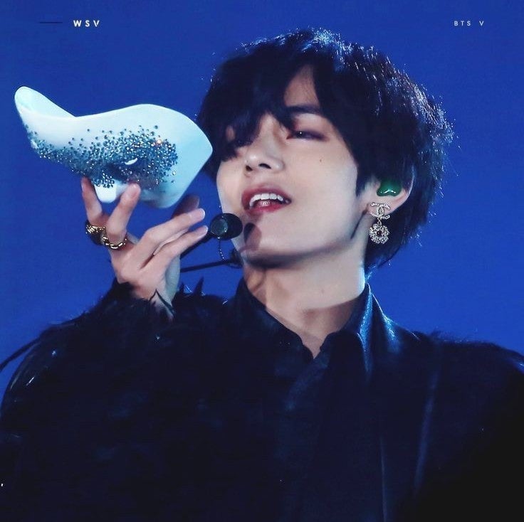 "Singularity" surpasses 165 million streams on Spotify : 네이버 블로그