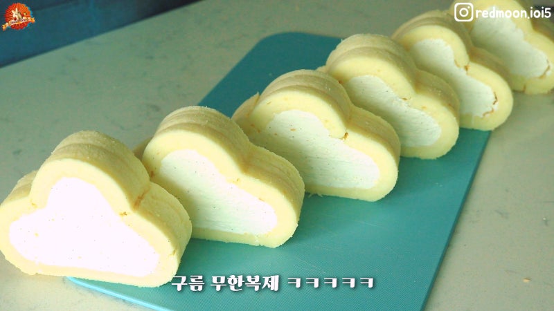 ♥️🐮뭉게구름 롤케이크ㅣ찐~한 우유맛 크림의 비결!!//*White roll cake recipe : 네이버 블로그