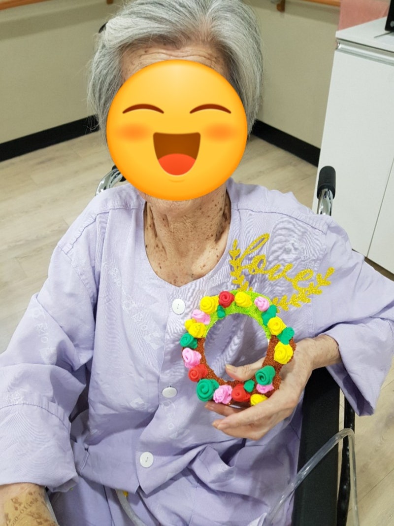 클레이 이용 꽃 리스 만들기 치매예방 및 노인미술인지활동 프로그램통해 꽃구경해요 네이버 블로그