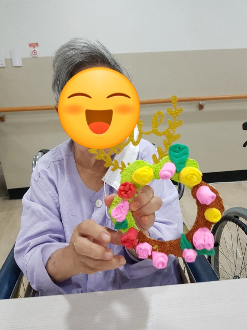 클레이 이용 꽃 리스 만들기 치매예방 및 노인미술인지활동 프로그램통해 꽃구경해요 네이버 블로그