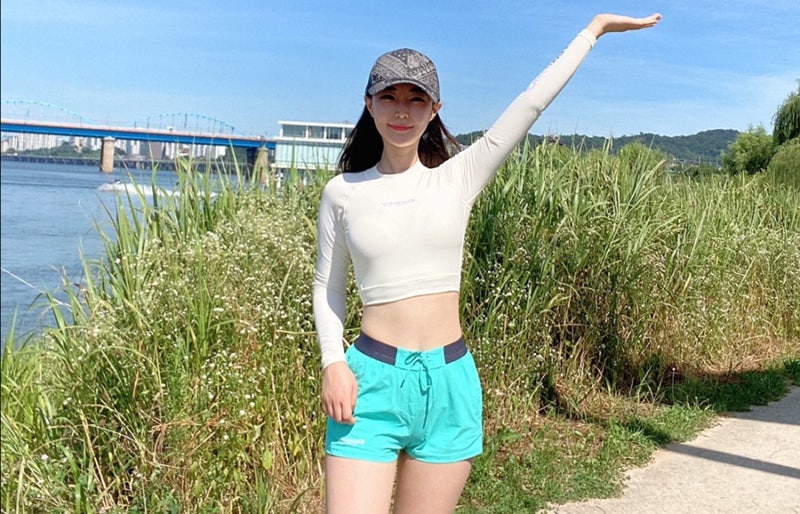여름휴가 크롭 래쉬가드로 선택한 디스커버리 보드숏 반바지 여자 레쉬가드 네이버 블로그