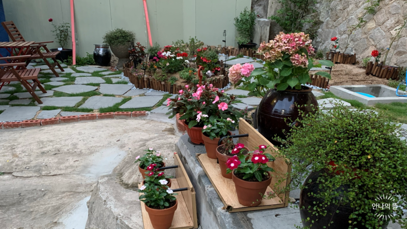 초보 가드너의 도심 속 정원 만들기 세번째 이야기 나만의 정원 카페 만들기 And 꽃과 채소가 어우러진 텃밭 정원 꾸미기