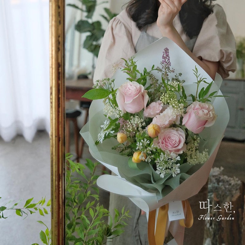 서초동꽃집 남부터미널꽃집 예술의전당꽃집 교대꽃집 따스한 여자친구 꽃다발 핑크 장미 망고튤립 꽃다발 네이버 블로그