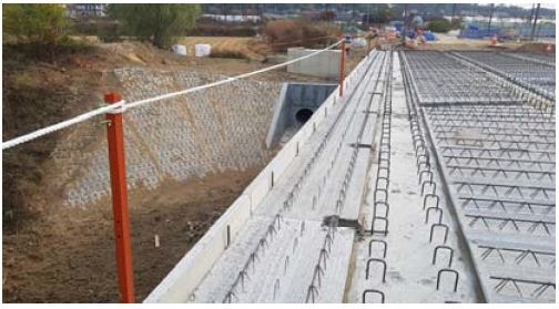 [건설신기술 제 904호] 분리 가능한 브라켓을 적용하는 콘크리트 및 강교량 바닥판 캔틸레버 시공방법(BBCM 공법) : 네이버 블로그