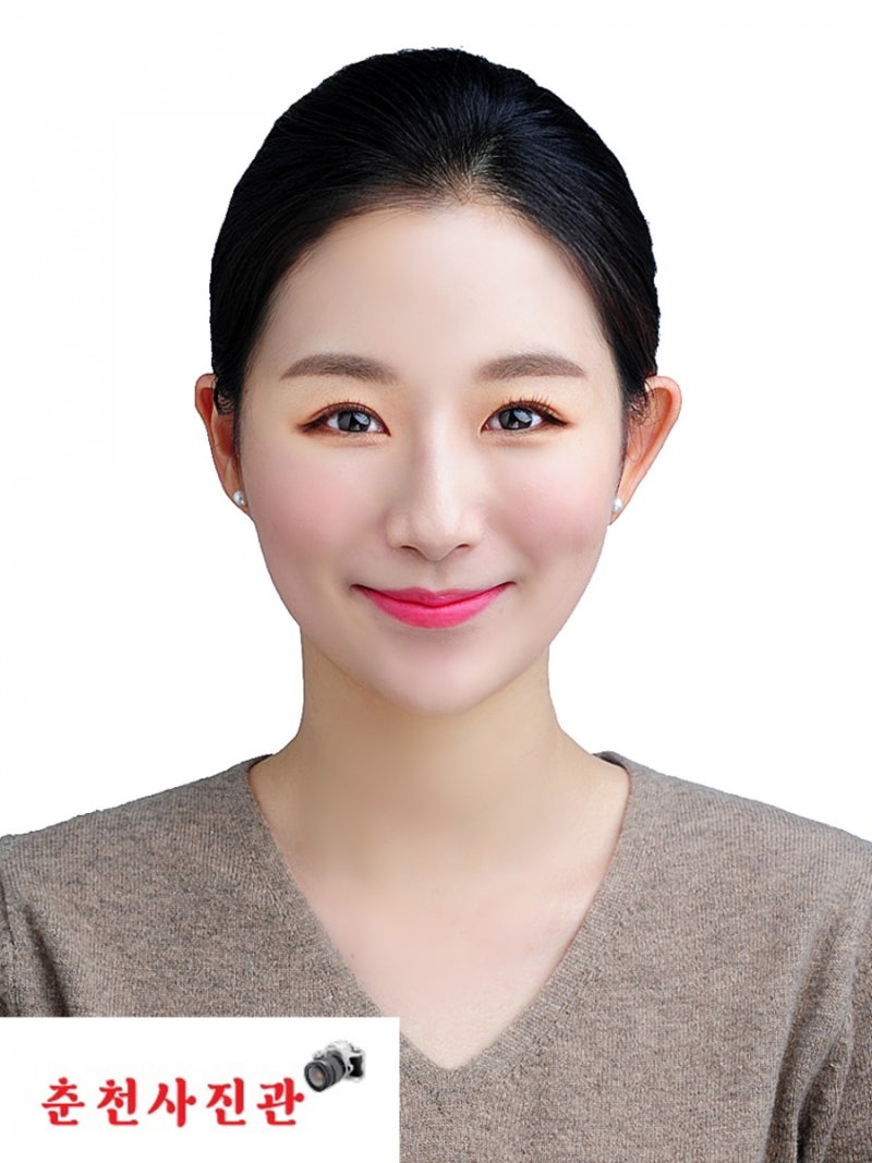 춘천이력서사진춘천미국비자사진춘천승무원사진춘천여권사진춘천민증사진춘천운전면허사진춘천명동사진관춘천이력서사진잘찍는사진관