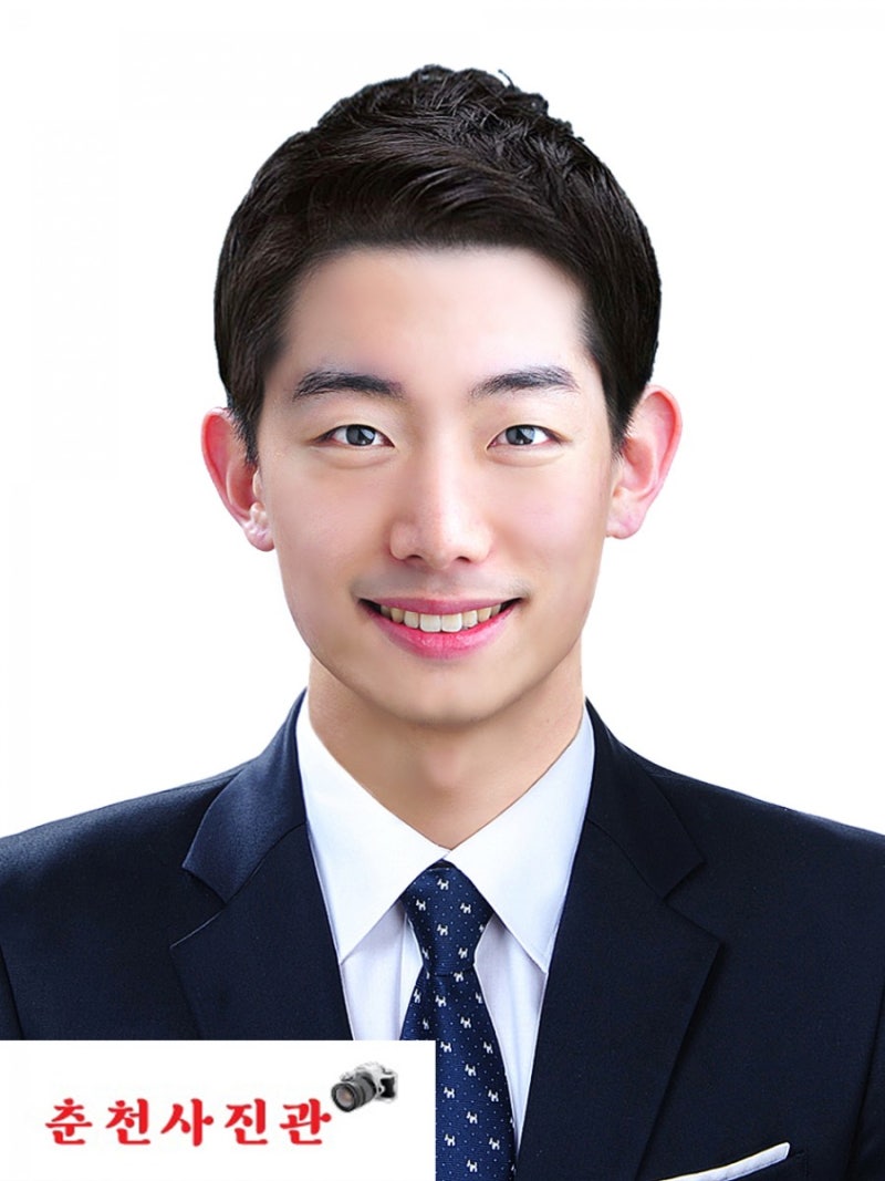 춘천이력서사진춘천미국비자사진춘천승무원사진춘천여권사진춘천민증사진춘천운전면허사진춘천명동사진관춘천이력서사진잘찍는사진관
