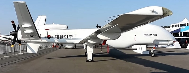 한국형 중고도 무인기《 KUS-FS》 MUAV(Medium Altitude Unmanned Aerial Vehicle ...