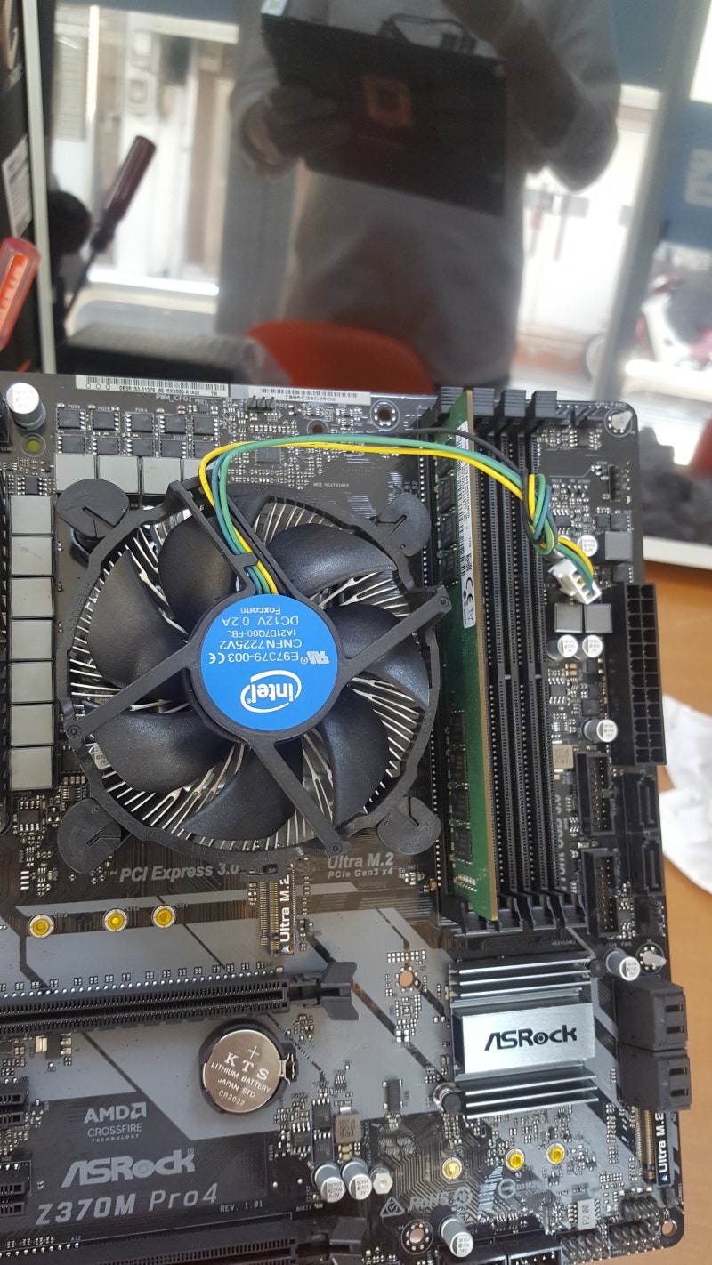 i5 8400 + p981 + Z370M pro4 + 내장 그래픽 조립건 : 네이버 블로그