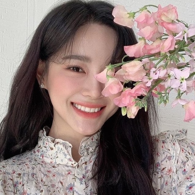 Jennie Flowers's Instagram, Twitter & Facebook on IDCrawl