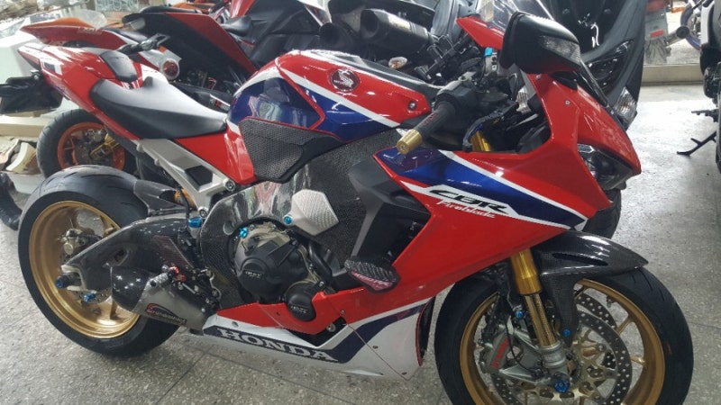 혼다 Cbr1000rr Sp 앞뒤 타이어 교체 피렐리 로쏘 코르사2 장착 부산대왕모터스 네이버 블로그