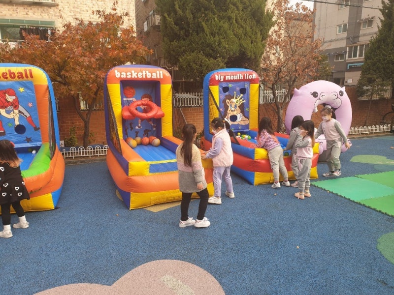 유아교구렌탈 유아교구대여 유아이벤트 어린이집행사 유치원행사 놀이학교행사 해적바이킹 바나나시소 에어바운스 롤러