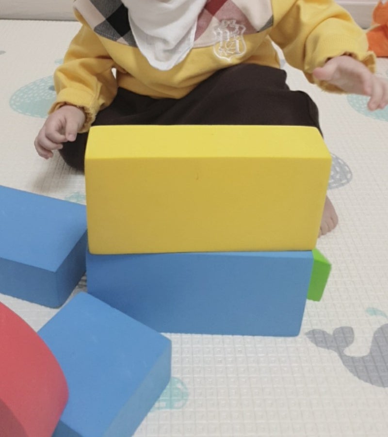호반아이사랑♡ 만0세발달과정발달수준발달특성 만0세감각탐색선생님과블록을쌓아요 만0세역할어린이집가방으로놀이해요 만0세어린이집적응하기