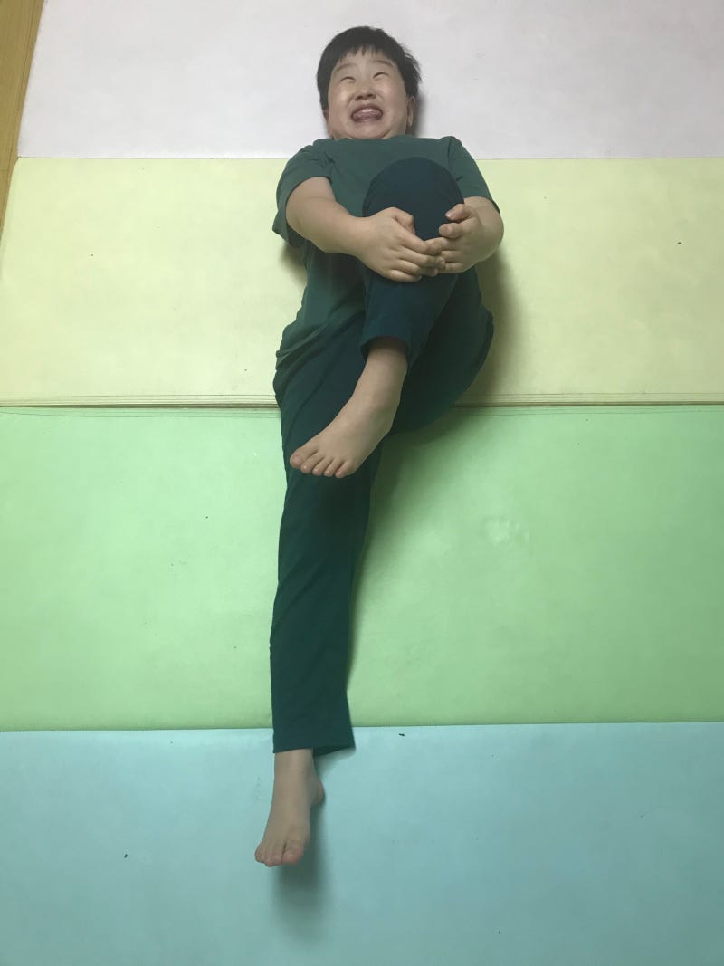 10살 어린이 자세교정을 위한 집에서 하는 스트레칭 골반교정 안짱다리교정 발목아치교정 코어강화 네이버 블로그