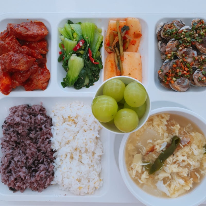 단체급식 메뉴모음11월 제철음식 꼬막양념찜 샤인머스켓 제공 북어계란국 돼지갈비찜 청경채나물 만들기11월 구내식당