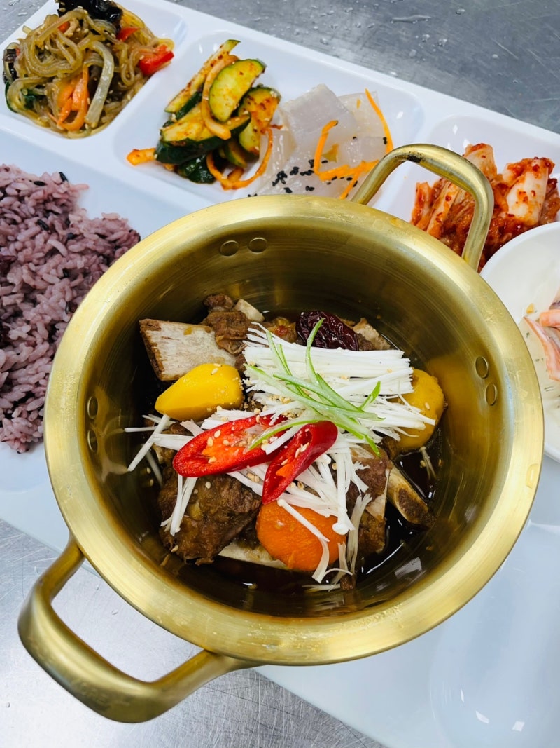 주해성푸드시스템 # 양푼이 만두전골and칼국수면 돼지갈비찜정기특식 급식사진 모음 네이버 블로그