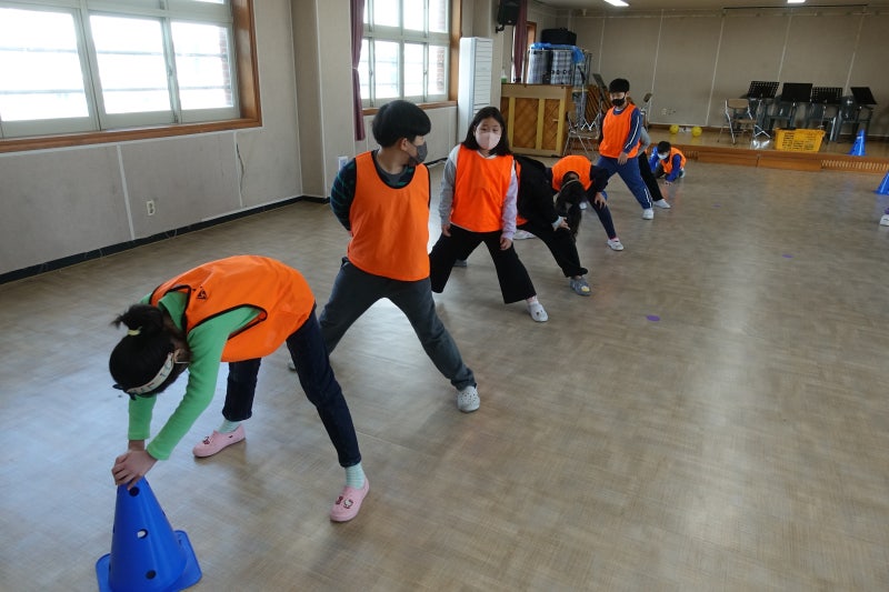 친구들 사이로 공 통과신체활동ㅣ강당ㅣ운동장ㅣ놀이ㅣ체육ㅣ축구ㅣ패스 네이버 블로그