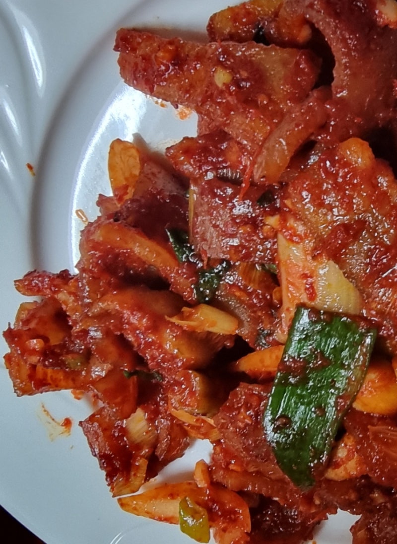 돼지 껍데기 집에서 맛있게 만드는 법 매콤하고 고소하면서 쫀득한 돼지껍질 요리 양념 레시피 제대로 먹어봅니다 네이버 블로그
