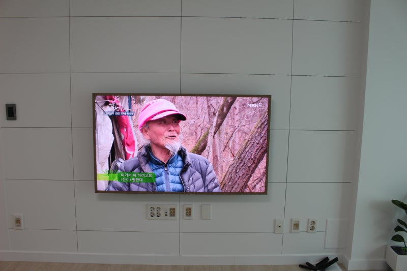 삼성 더 프레임 티비tv 벽걸이 설치 85756555 인치 구형신형 밀착형상하좌우회전형 정품 브라켓 설치 사례
