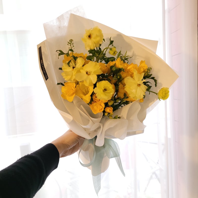 노랑 프리지아 꽃다발🌼 합정역 꽃집 서울대입구역 꽃집 리라플라워 네이버 블로그