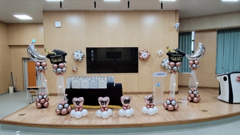 졸업장식 무대기둥 풍선장식 네이버 블로그