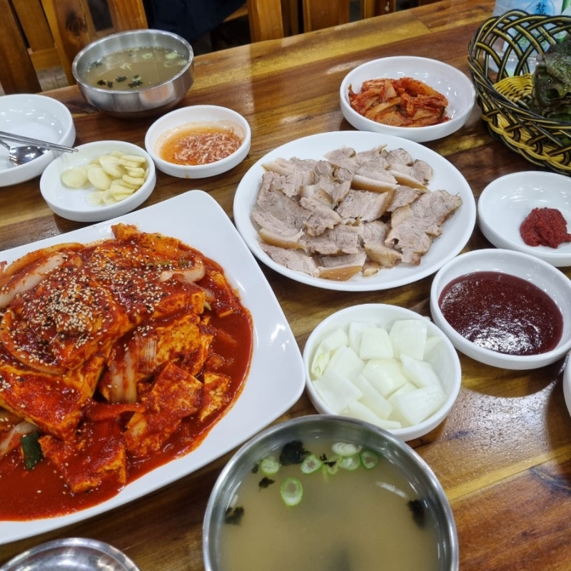 대전 서구 둔산동 맛집 점심부터 핫플인 60년 전통 대선칼국수 주차 팁 Ft 둘이서 수육 小자에 두부두루치기