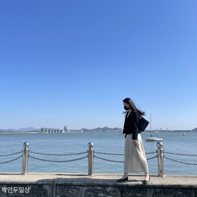 마르니 트렁크백 미디움 아코디언백 미니 스몰 사피아노 블랙 여자친구 명품가방 선물 사이즈비교 코디샷 착용샷