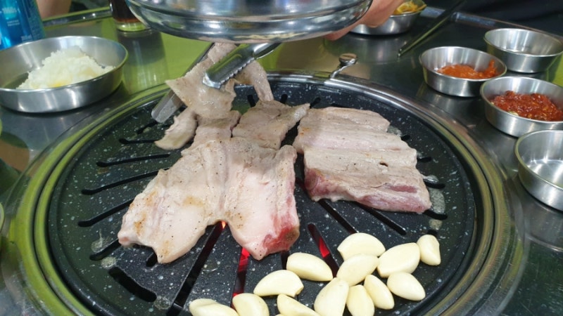 부산 초읍 돼지갈비 맛집 배돈 숙성된 고기를 숯불에 네이버 블로그