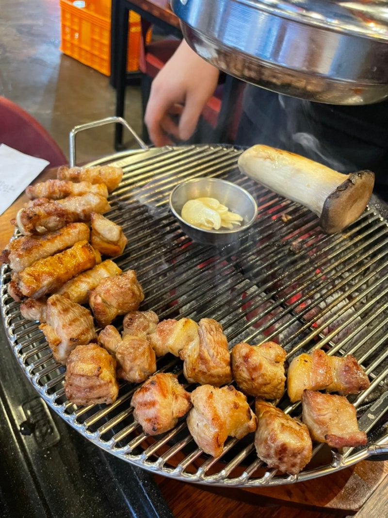 관악신림 본화로 신림역고깃집 참숯화로구이에 맛있게 삼겹살 목살 직접 구워주는 육즙팡팡 신림고기집 추천 네이버 블로그