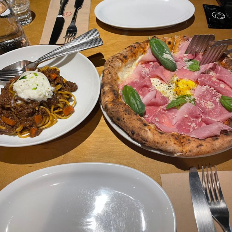 청담동 화덕피자 맛집 다로베 다로베 성수점 리뉴얼 기다리다 지쳐 방문한 다로베 시그니처 피자 볼로네제 파스타 솔직 후기