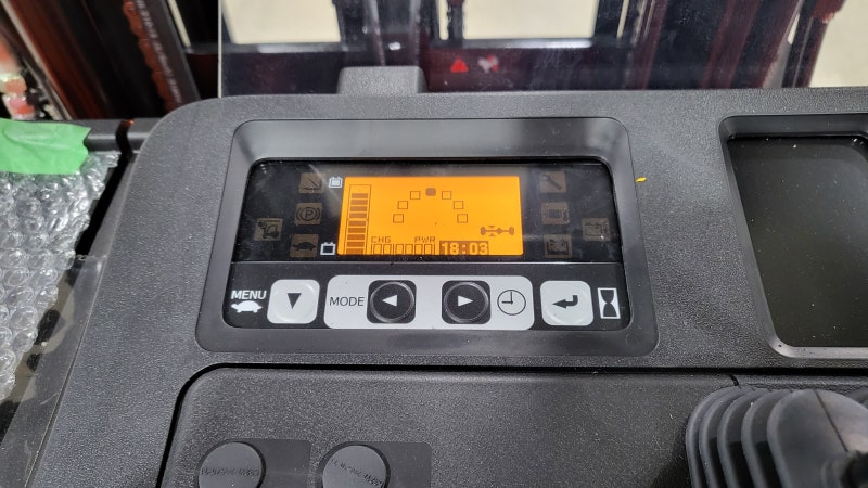 [토요타지게차] 지게차계의 걸작! 도요타 리치 지게차 · 입승식 지게차 · 입식 지게차 "8FBR 시리즈" 소개 : 네이버 블로그