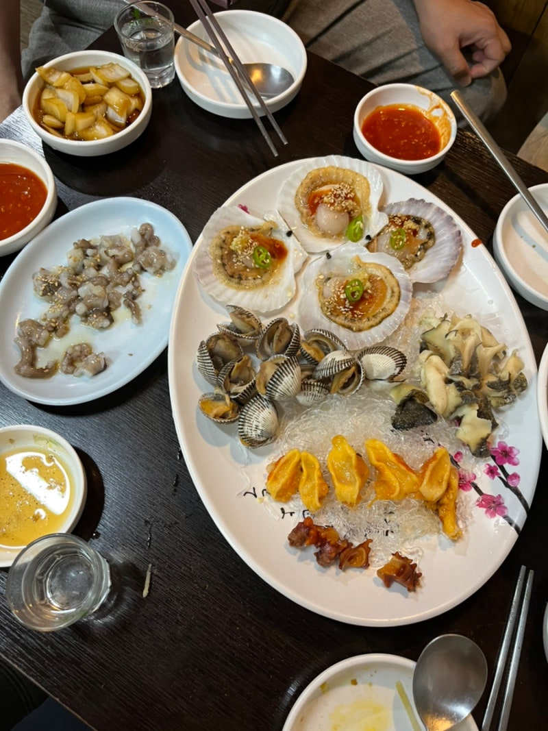 인현시장 노포 충무로 구룡포 육전 육회 탕탕이 안주 맛집 네이버 블로그