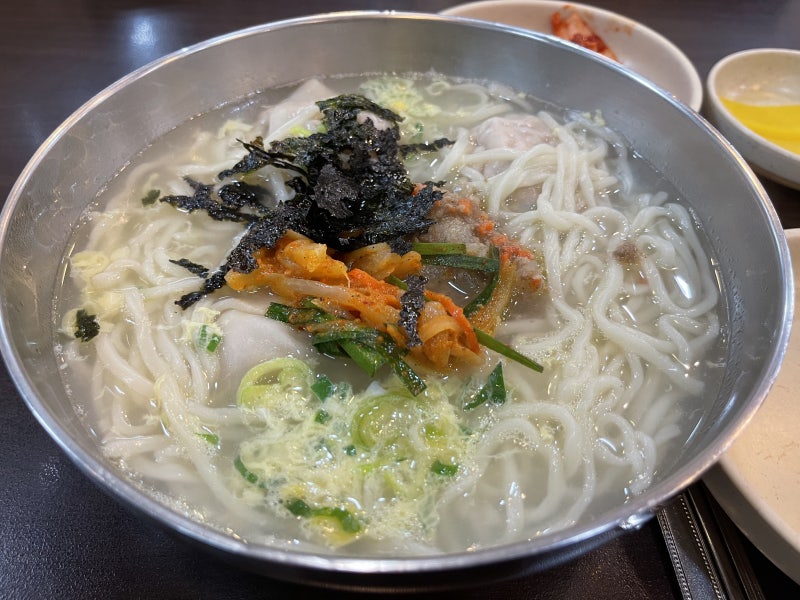 [서울/학동역]명동칼국수 "칼만두, 비빔국수, 콩국수" 논현동 맛집(학동역 점심) : 네이버 블로그
