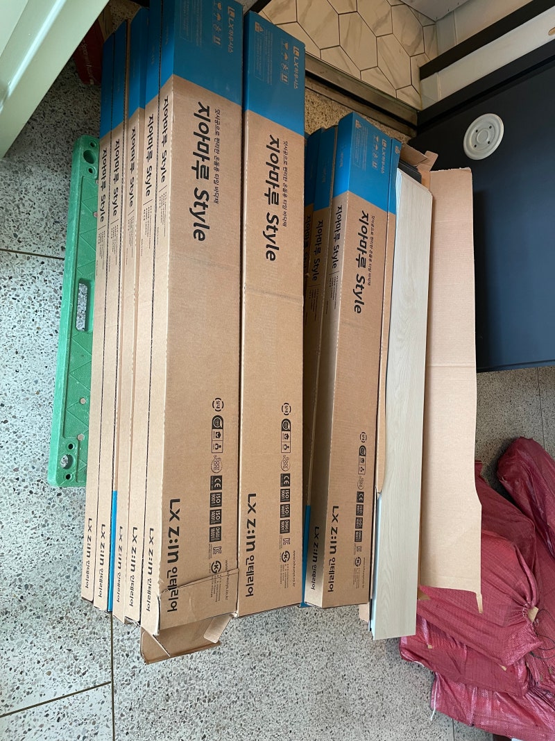 ZOW-0712 지아마루스타일 헤링본 데코타일 강마루 위 덧시공 : 네이버 블로그