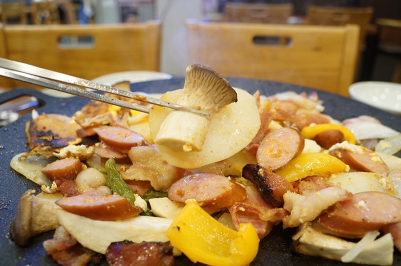 용호동 맛집 더하고 부대찌개 신메뉴 쏘맥그리들구이 뿌시고 왔어용 네이버 블로그