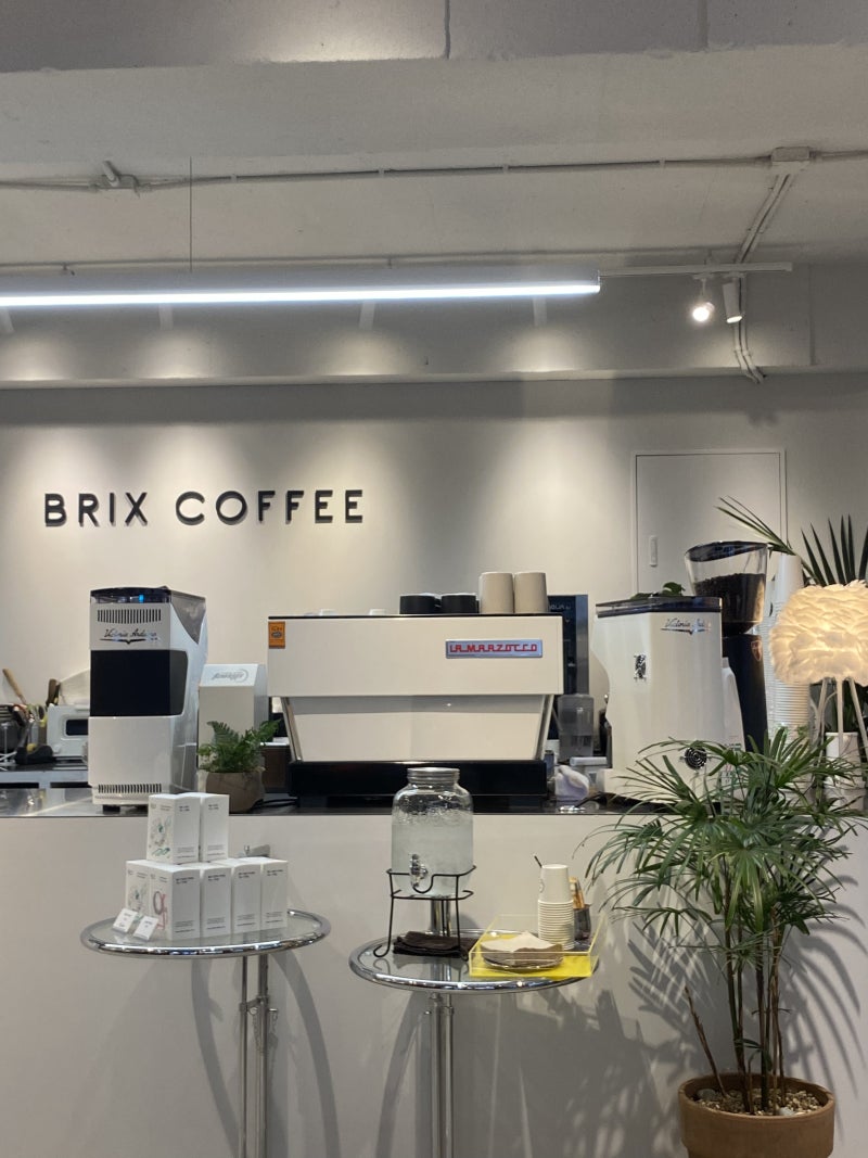 [왕십리_BRIX COFFEE]빨간 벽돌 인테리어가 매력적인 브릭스 커피🧱 : 네이버 블로그