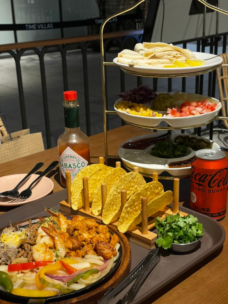 의왕 타임빌라스에서 뭘 먹어야 해 줄 서서 먹는 맛집 이터스eatus 멕시코 남미음식 의왕롯데아울렛 네이버 블로그